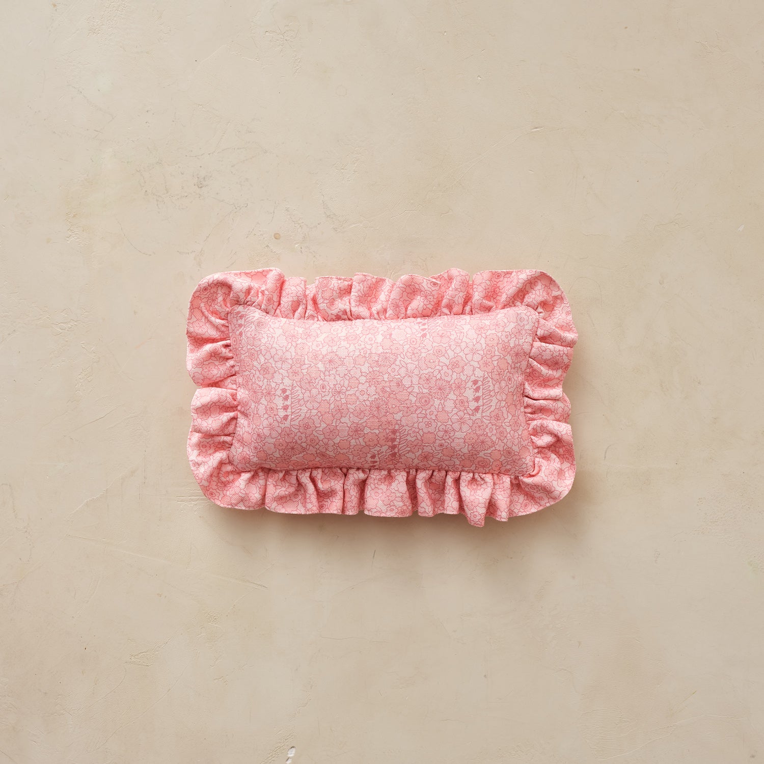 Mini Ruffle Pillow | Marra – House of Noa